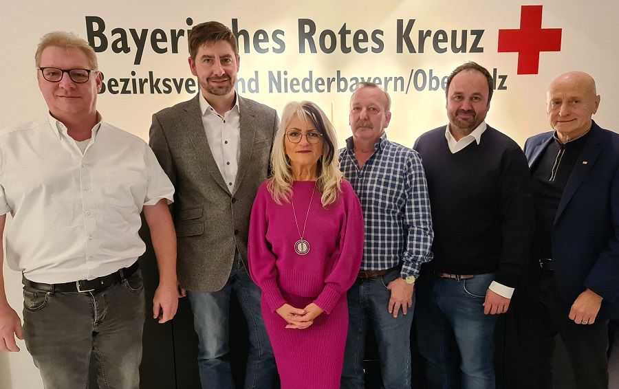 Weihnachtsfeier: Feines Essen und viel Lob für „ein super Team“ - BRK BV Niederbayern/Oberpfalz